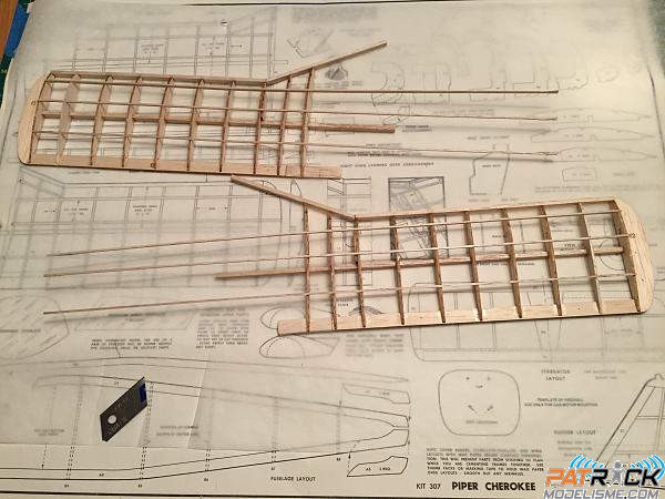 1/19e Guillow's Piper Cherokee 140 Kit 431mm - A assembler | Kit ...